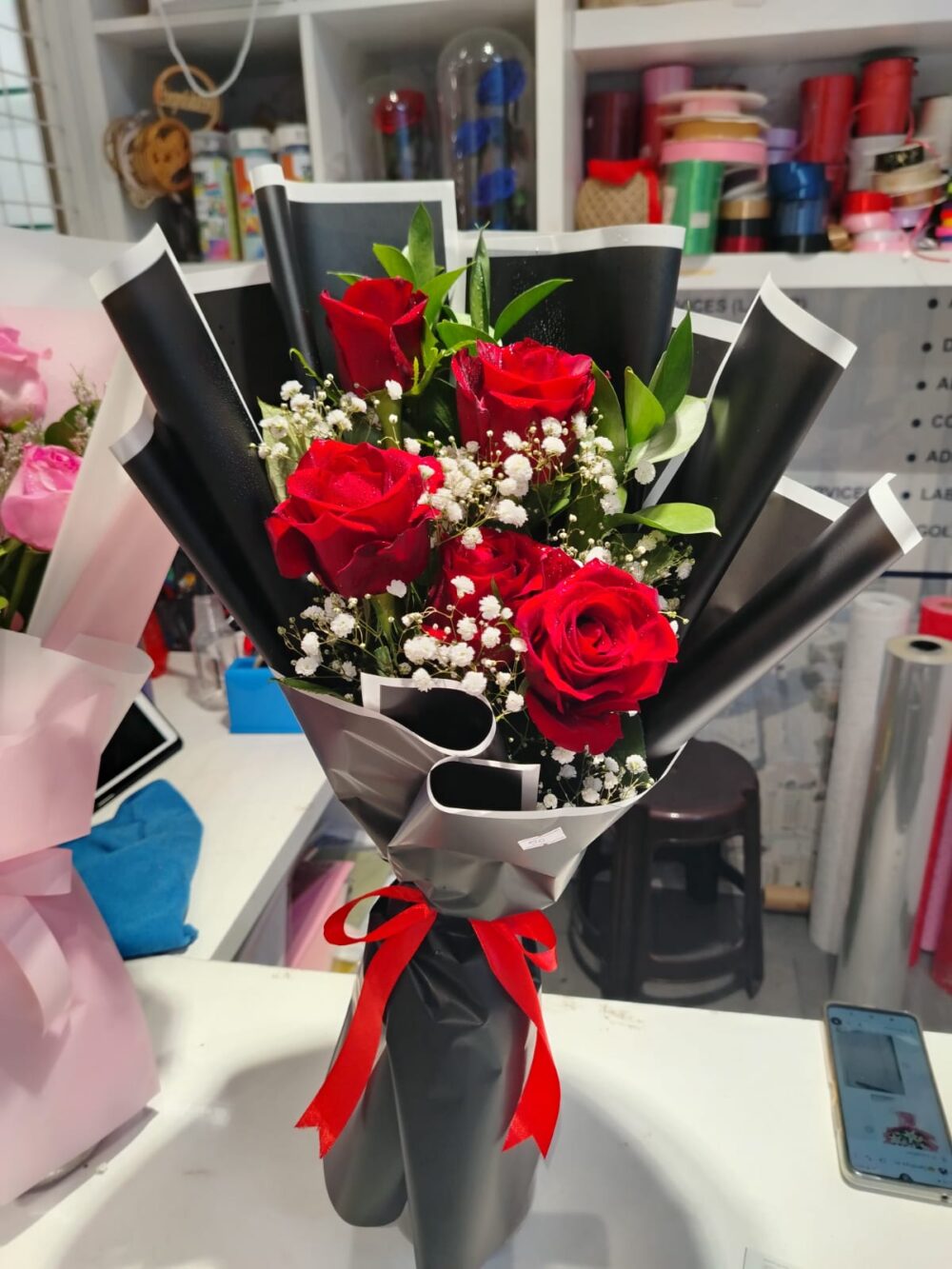 5 ROSE BOUQUET 5 ROSE BOUQUET – Rose World Flowers Dubai